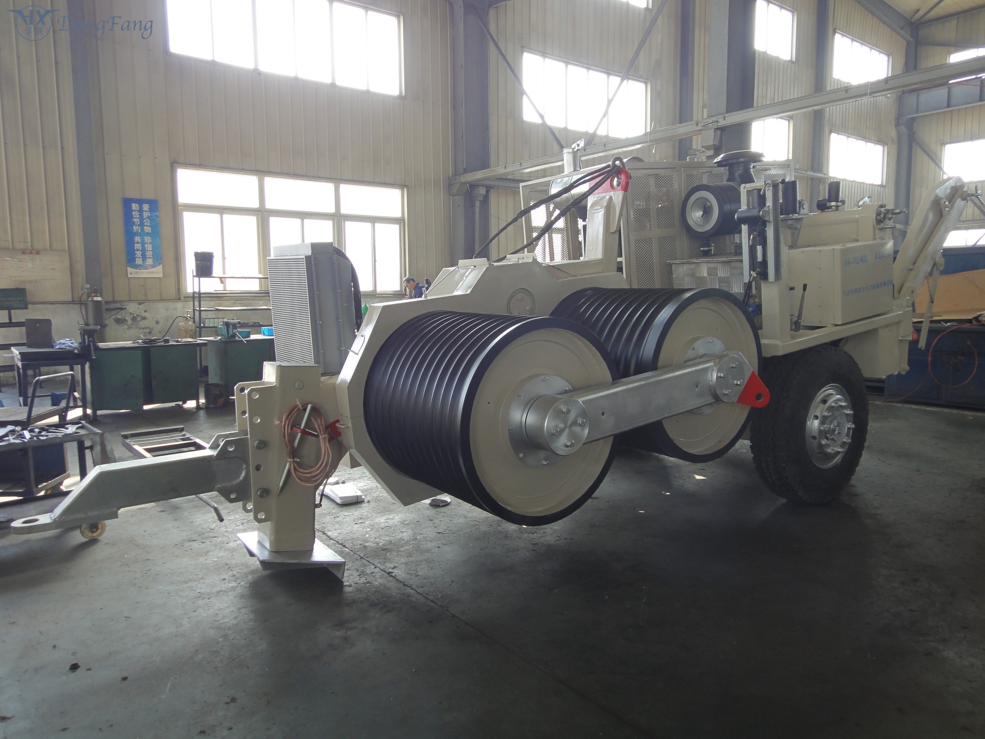 1000KV transmission line stringing equipment 40 ton Hydraulic Puller SA ...